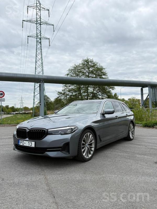 Grey BMW 518 2021 in Riga, with an engine capacity of 2.00 L and mileage of 195 thousand km for 22600 €, photo 2 on AUTOMOTO.COM.LV