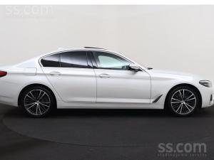 White BMW 518 2023 in Riga, with an engine capacity of 2.00 L and mileage of 157 thousand km for 27999 €, photo 6 on AUTOMOTO.COM.LV