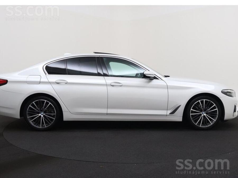White BMW 518 2023 in Riga, with an engine capacity of 2.00 L and mileage of 157 thousand km for 27999 €, photo 6 on AUTOMOTO.COM.LV