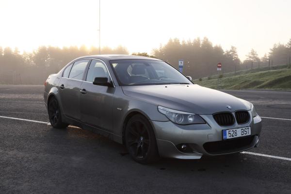 Smilšu krāsa BMW 520 2004 Narva, ar dzinēja tilpumu 2.20 L un nobraukumu 314 tūkst. km par 1950 €, foto 11 vietnē AUTOMOTO.COM.LV