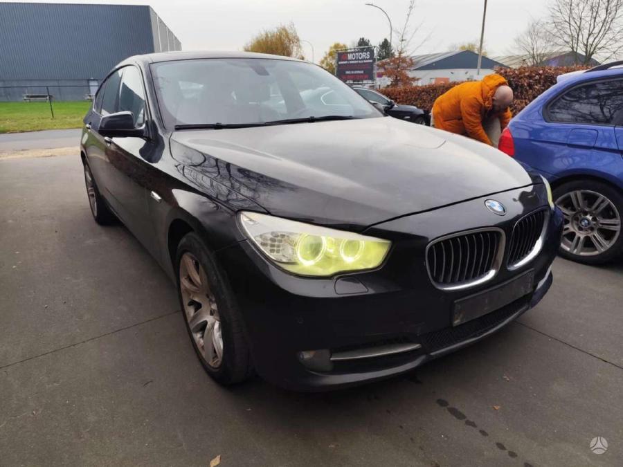 Melns BMW 520 2013 Kauņa, ar dzinēja tilpumu 2.00 L un nobraukumu 245 tūkst. km par 8950 €, foto 2 vietnē AUTOMOTO.COM.LV