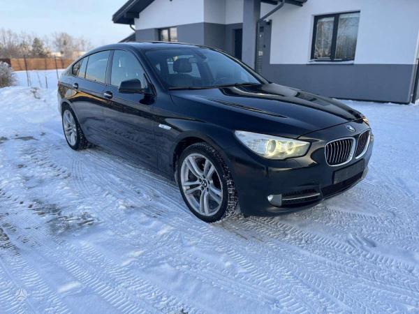 Black BMW 520 2013 in Kaunas, with an engine capacity of 2.00 L and mileage of 247 thousand km for 8999 €, photo 3 on AUTOMOTO.COM.LV