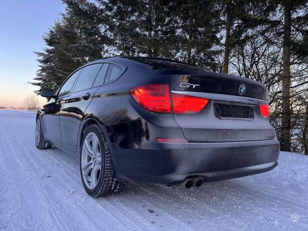 Black BMW 520 2013 in Kaunas, with an engine capacity of 2.00 L and mileage of 249 thousand km for 9500 €, photo 4 on AUTOMOTO.COM.LV