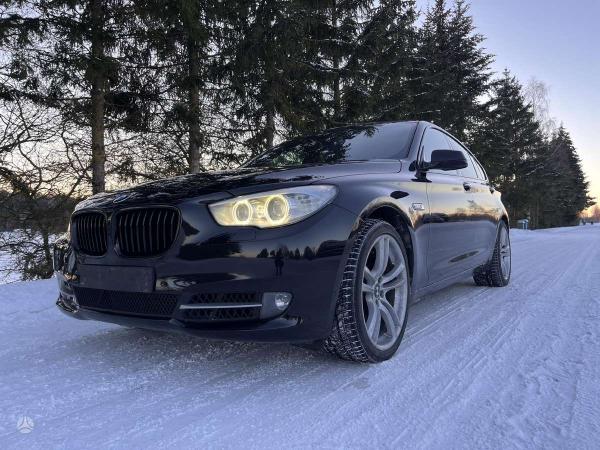 Black BMW 520 2013 in Kaunas, with an engine capacity of 2.00 L and mileage of 249 thousand km for 9600 €, photo 3 on AUTOMOTO.COM.LV