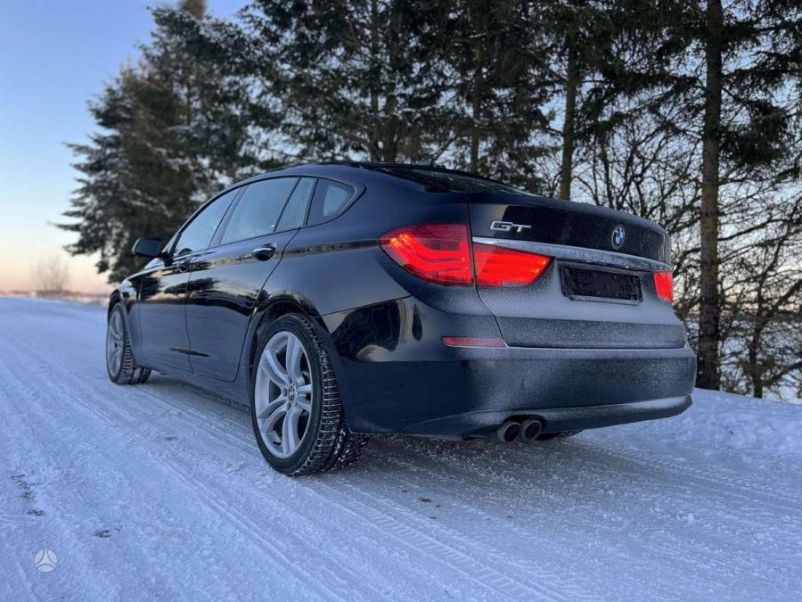 Black BMW 520 2013 in Kaunas, with an engine capacity of 2.00 L and mileage of 249 thousand km for 9600 €, photo 4 on AUTOMOTO.COM.LV