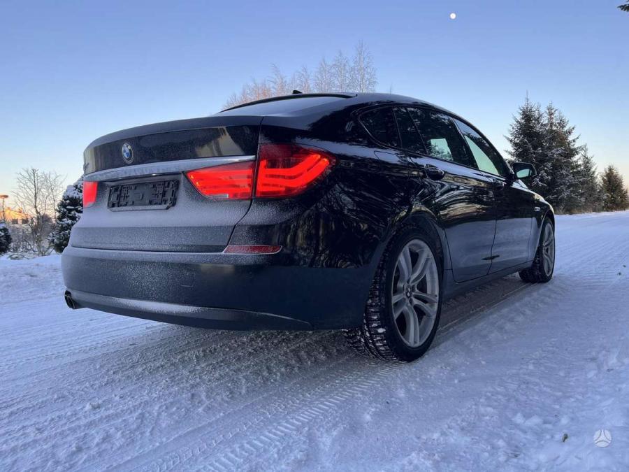 Black BMW 520 2013 in Kaunas, with an engine capacity of 2.00 L and mileage of 249 thousand km for 9600 €, photo 5 on AUTOMOTO.COM.LV