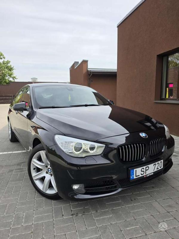 Melns BMW 520 2013 Kaišiadorys, ar dzinēja tilpumu 2.00 L un nobraukumu 295 tūkst. km par 9950 €, foto 1 vietnē AUTOMOTO.COM.LV