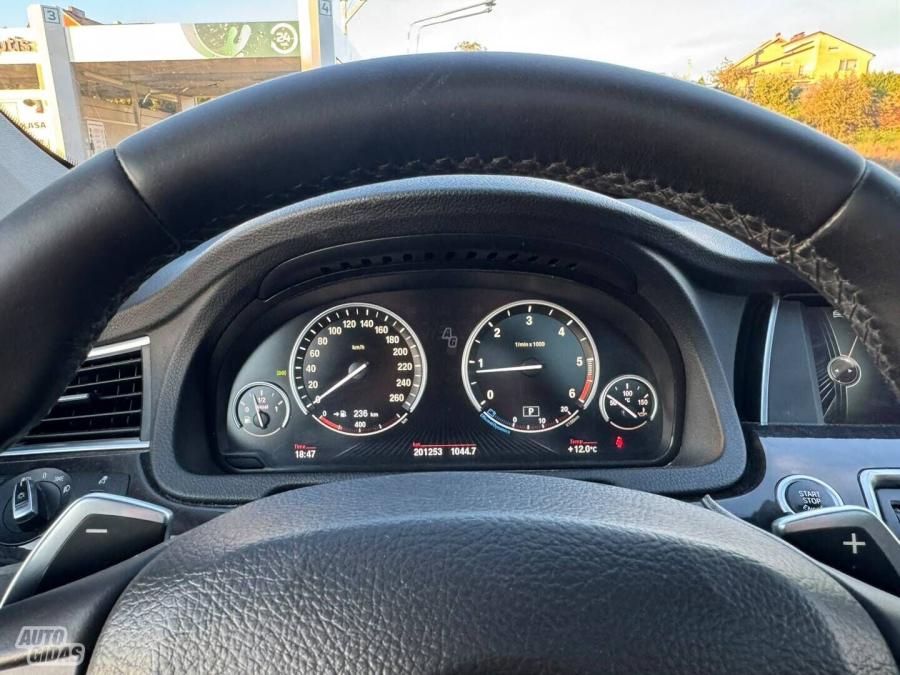 Melns BMW 520 2013 Šauļi, ar dzinēja tilpumu 2.00 L un nobraukumu 201 tūkst. km par 12700 €, foto 16 vietnē AUTOMOTO.COM.LV