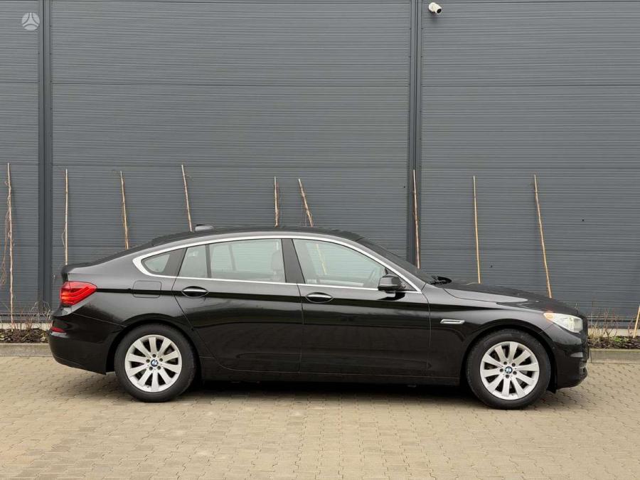 Black BMW 520 2014 in Vilnius, with an engine capacity of 2.00 L and mileage of 183 thousand km for 11999 €, photo 8 on AUTOMOTO.COM.LV