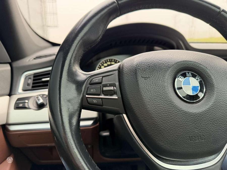Black BMW 520 2014 in Vilnius, with an engine capacity of 2.00 L and mileage of 183 thousand km for 11999 €, photo 31 on AUTOMOTO.COM.LV
