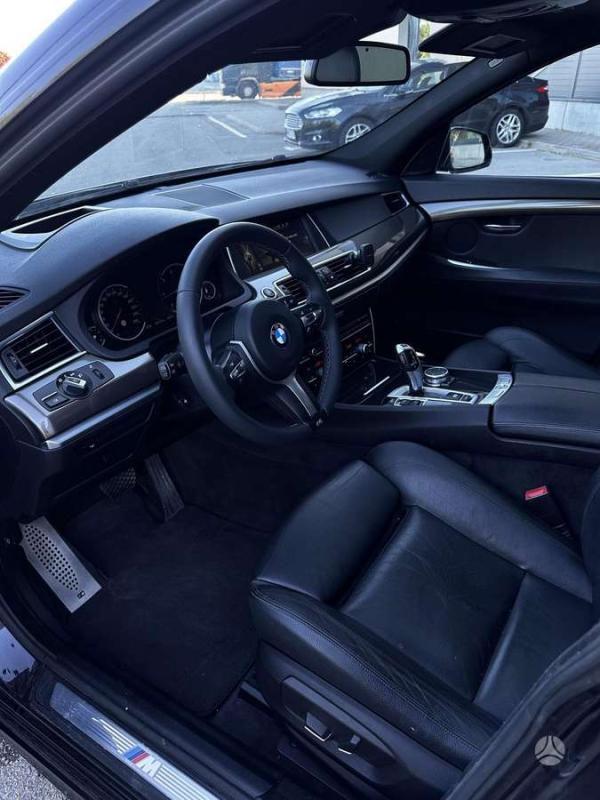 Black BMW 520 2014 in Siauliai, with an engine capacity of 2.00 L and mileage of 251 thousand km for 14800 €, photo 10 on AUTOMOTO.COM.LV