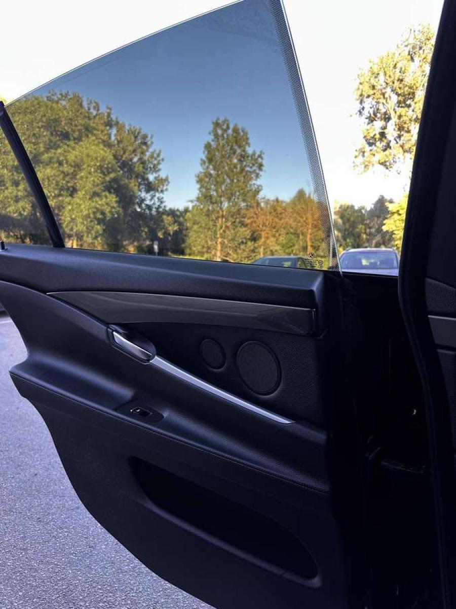 Melns BMW 520 2014 Šauļi, ar dzinēja tilpumu 2.00 L un nobraukumu 251 tūkst. km par 14800 €, foto 16 vietnē AUTOMOTO.COM.LV