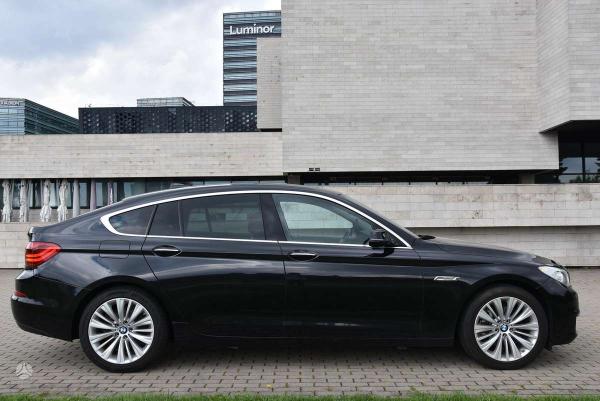 Black BMW 520 2014 in Vilnius, with an engine capacity of 2.00 L and mileage of 279 thousand km for 11900 €, photo 7 on AUTOMOTO.COM.LV