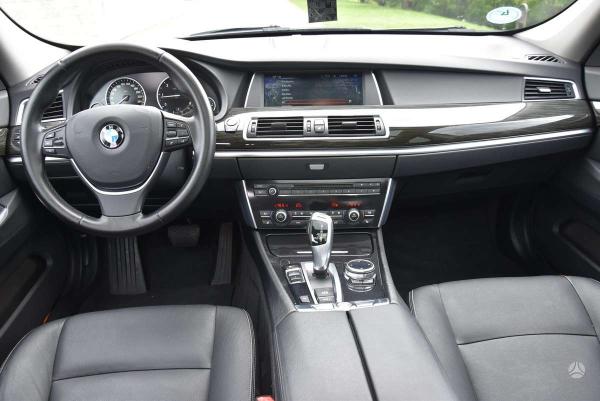 Black BMW 520 2014 in Vilnius, with an engine capacity of 2.00 L and mileage of 279 thousand km for 11900 €, photo 10 on AUTOMOTO.COM.LV