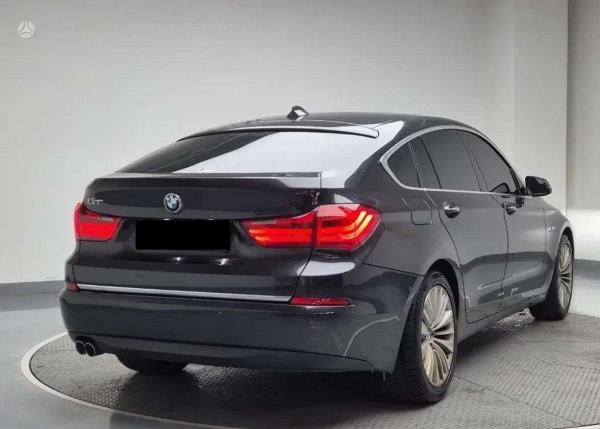 Black BMW 520 2016 in Vilnius, with an engine capacity of 2.00 L and mileage of 267 thousand km for 13733 €, photo 2 on AUTOMOTO.COM.LV
