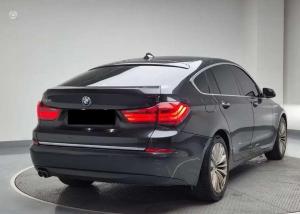 Black BMW 520 2016 in Vilnius, with an engine capacity of 2.00 L and mileage of 267 thousand km for 13733 €, photo 2 on AUTOMOTO.COM.LV