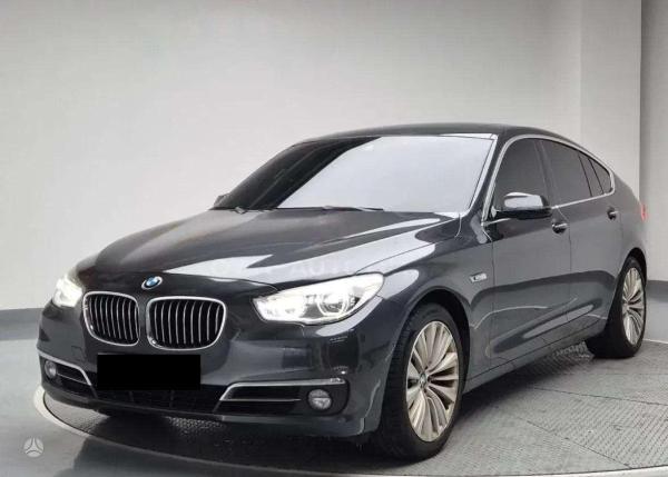 Black BMW 520 2016 in Vilnius, with an engine capacity of 2.00 L and mileage of 267 thousand km for 13733 €, photo 3 on AUTOMOTO.COM.LV