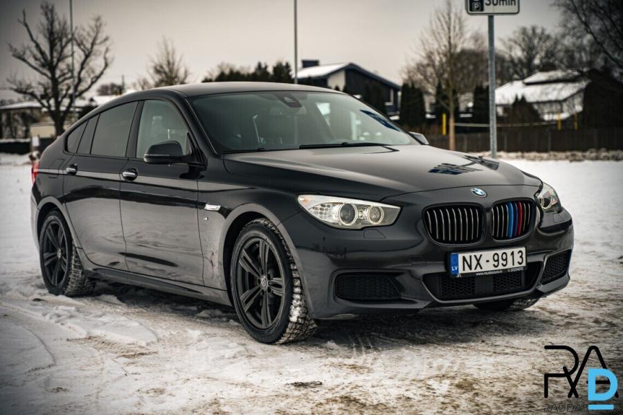 Black BMW 520 2016 in Riga, with an engine capacity of 2.00 L and mileage of 292 thousand km for 13990 €, photo 4 on AUTOMOTO.COM.LV