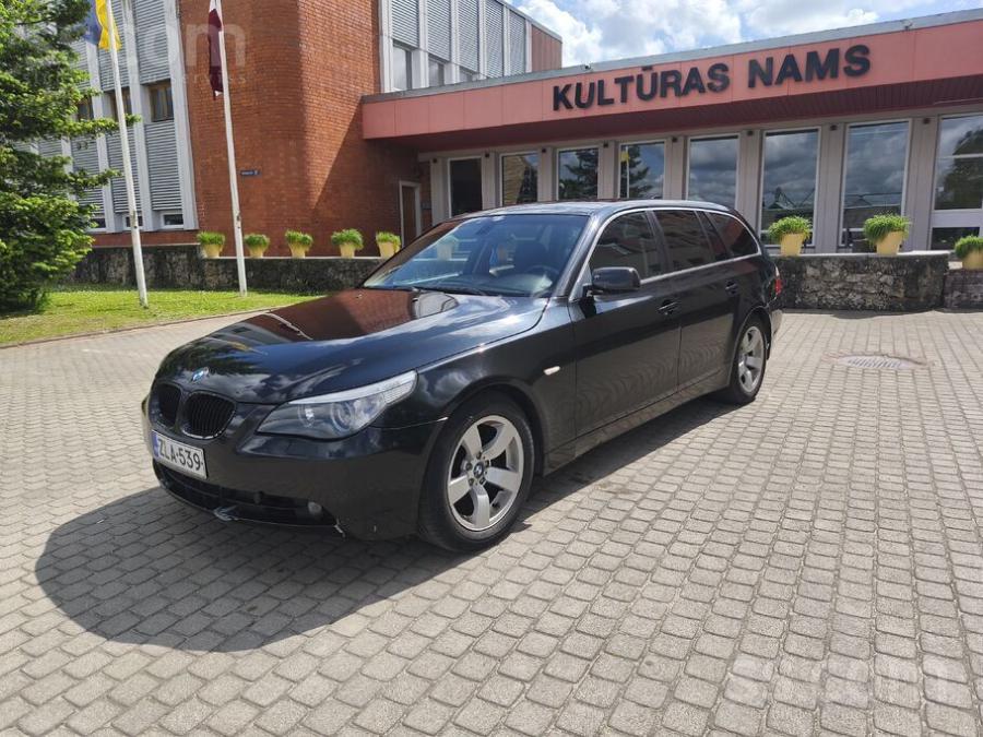 Black BMW 520 2007 in Cesis, with an engine capacity of 2.00 L and mileage of 298 thousand km for 2250 €, photo 1 on AUTOMOTO.COM.LV
