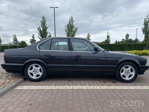 Melns BMW 520 1990 Ventspils, ar dzinēja tilpumu 2.00 L un nobraukumu 243 tūkst. km par 4350 €, foto 4 vietnē AUTOMOTO.COM.LV