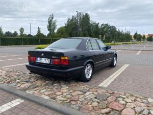 Melns BMW 520 1990 Ventspils, ar dzinēja tilpumu 2.00 L un nobraukumu 243 tūkst. km par 4350 €, foto 5 vietnē AUTOMOTO.COM.LV