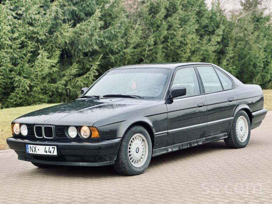 Melns BMW 520 1990 Valmiera, ar dzinēja tilpumu 2.00 L un nobraukumu 180 tūkst. km par 6350 €, foto 1 vietnē AUTOMOTO.COM.LV