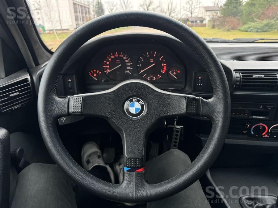 Melns BMW 520 1990 Valmiera, ar dzinēja tilpumu 2.00 L un nobraukumu 180 tūkst. km par 6350 €, foto 11 vietnē AUTOMOTO.COM.LV
