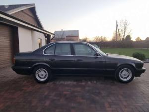 Black BMW 520 1993 in Kretinga, with an engine capacity of 0.00 L and mileage of 68 thousand km for 2400 €, photo 7 on AUTOMOTO.COM.LV