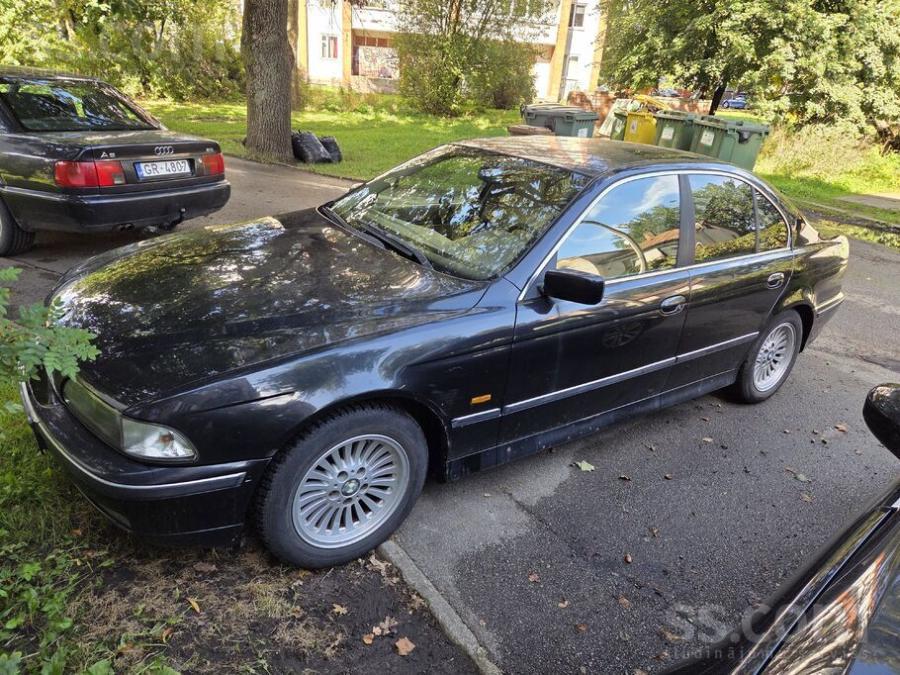 Melns BMW 520 1996 Rīga, ar dzinēja tilpumu 2.80 L un nobraukumu 328 tūkst. km par 2400 €, foto 3 vietnē AUTOMOTO.COM.LV