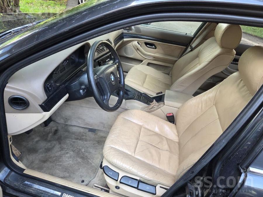 Melns BMW 520 1996 Rīga, ar dzinēja tilpumu 2.80 L un nobraukumu 328 tūkst. km par 2400 €, foto 6 vietnē AUTOMOTO.COM.LV