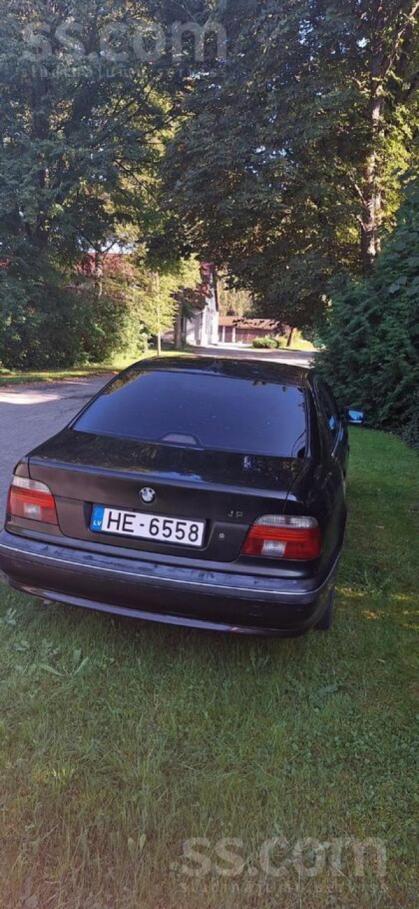 Black BMW 520 1998 in Ventspils, with an engine capacity of 2.00 L and mileage of 327 thousand km for 1200 €, photo 6 on AUTOMOTO.COM.LV