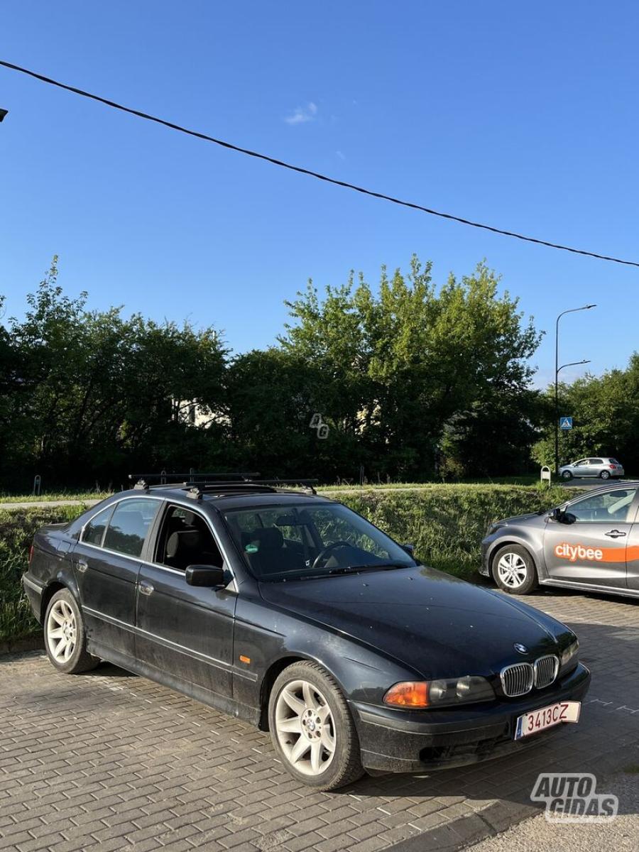 Black BMW 520 1998 in Vilnius, with an engine capacity of 2.00 L and mileage of 267 thousand km for 1600 €, photo 4 on AUTOMOTO.COM.LV