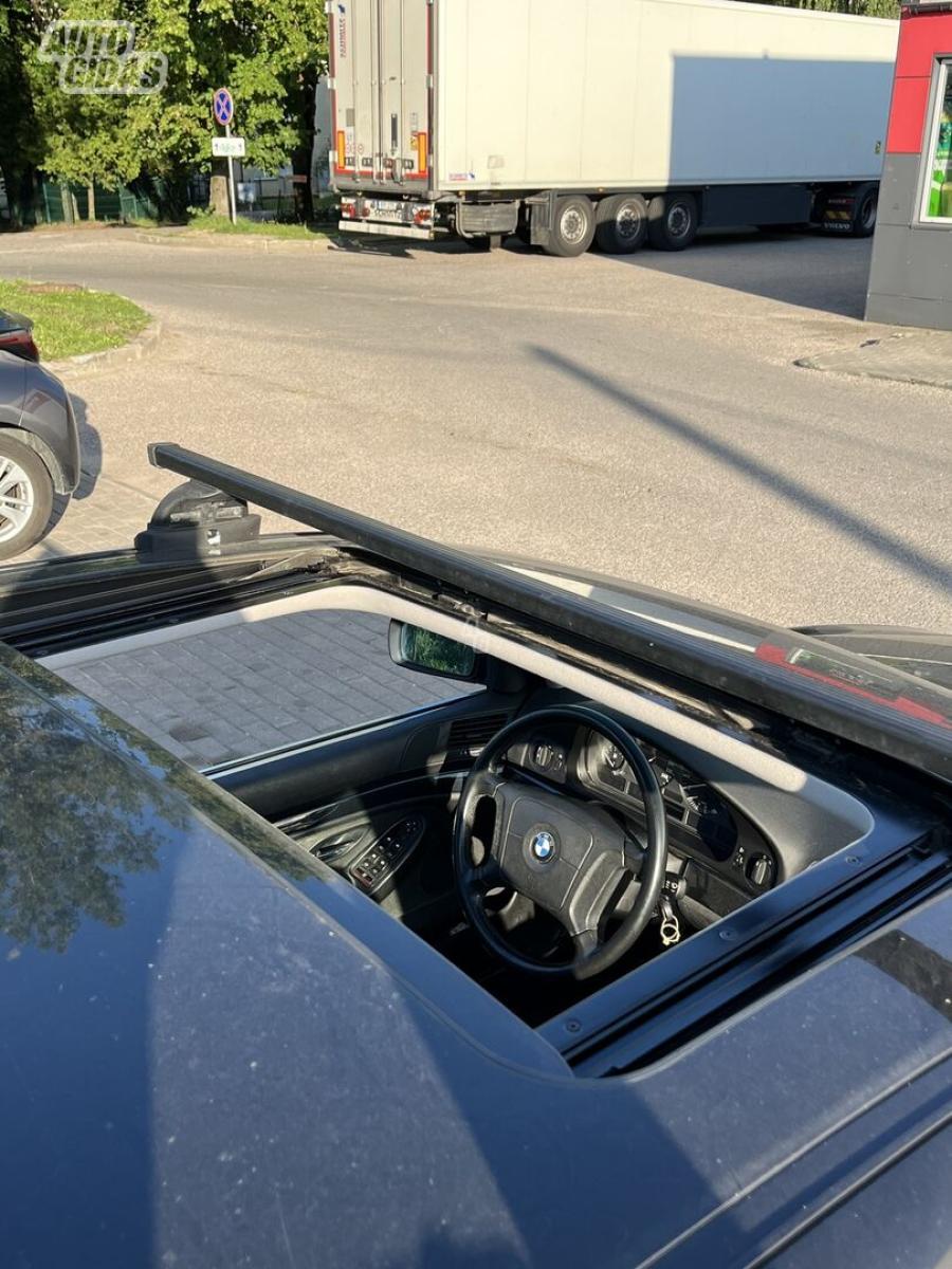 Black BMW 520 1998 in Vilnius, with an engine capacity of 2.00 L and mileage of 267 thousand km for 1600 €, photo 6 on AUTOMOTO.COM.LV