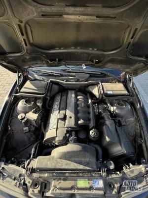 Black BMW 520 1998 in Vilnius, with an engine capacity of 2.00 L and mileage of 267 thousand km for 1600 €, photo 11 on AUTOMOTO.COM.LV