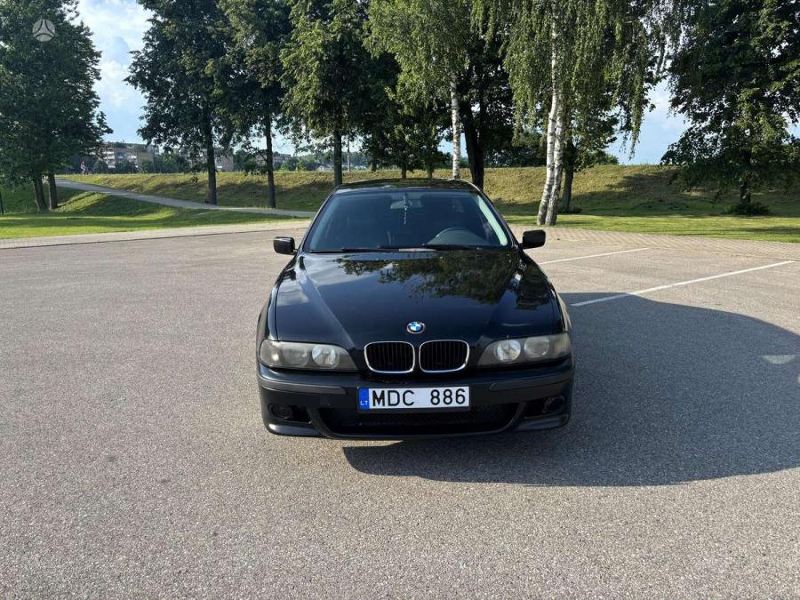 Black BMW 520 1998 in Kedainiai, with an engine capacity of 1.99 L and mileage of 336 thousand km for 2200 €, photo 3 on AUTOMOTO.COM.LV
