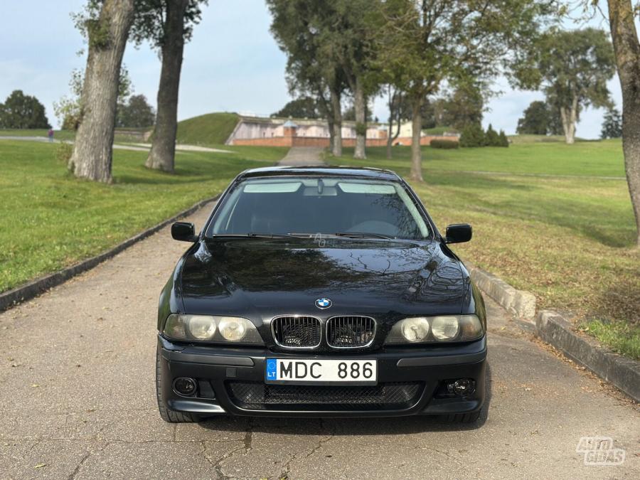 Melns BMW 520 1998 Kauņa, ar dzinēja tilpumu 2.00 L un nobraukumu 340 tūkst. km par 2690 €, foto 3 vietnē AUTOMOTO.COM.LV