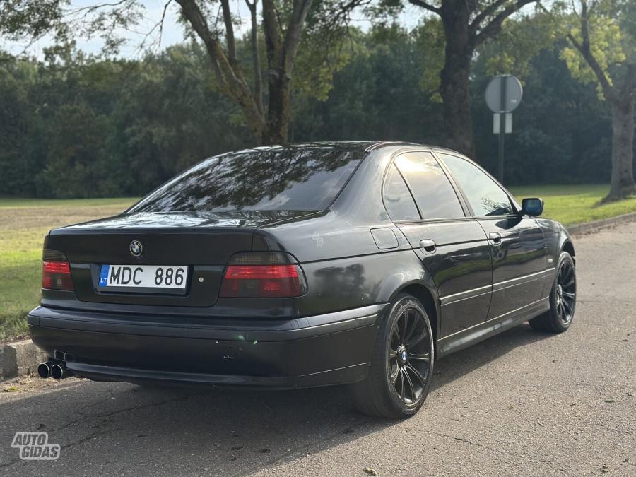 Melns BMW 520 1998 Kauņa, ar dzinēja tilpumu 2.00 L un nobraukumu 340 tūkst. km par 2690 €, foto 5 vietnē AUTOMOTO.COM.LV