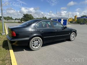 Black BMW 520 1999 in Liepaja, with an engine capacity of 2.00 L and mileage of 326 thousand km for 1350 €, photo 4 on AUTOMOTO.COM.LV