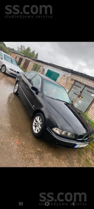 Melns BMW 520 1999 Liepāja, ar dzinēja tilpumu 2.00 L un nobraukumu 330 tūkst. km par 800 €, foto  vietnē AUTOMOTO.COM.LV
