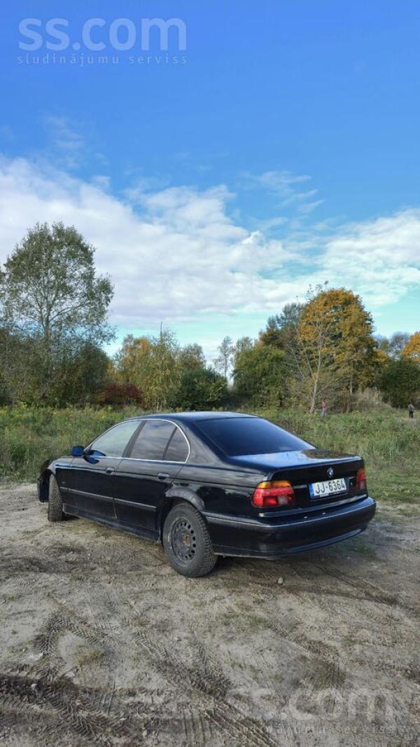 Black BMW 520 2000 in Riga, with an engine capacity of 2.00 L and mileage of 370 thousand km for 1450 €, photo 2 on AUTOMOTO.COM.LV