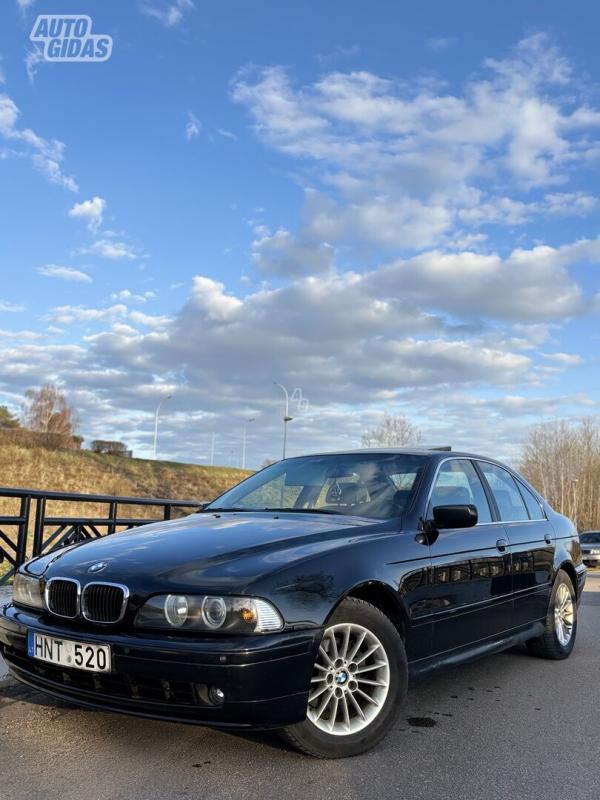 Black BMW 520 2000 in Jurbarkas, with an engine capacity of 2.00 L and mileage of 350 thousand km for 1500 €, photo 1 on AUTOMOTO.COM.LV
