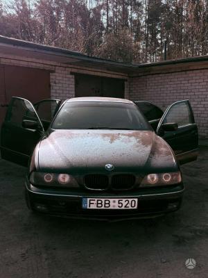 Melns BMW 520 2000 Viļņa, ar dzinēja tilpumu 1.95 L un nobraukumu 282 tūkst. km par 1300 €, foto  vietnē AUTOMOTO.COM.LV