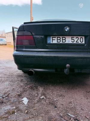 Black BMW 520 2000 in Vilnius, with an engine capacity of 1.95 L and mileage of 282 thousand km for 1300 €, photo 9 on AUTOMOTO.COM.LV