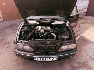 Black BMW 520 2000 in Vilnius, with an engine capacity of 1.95 L and mileage of 282 thousand km for 1300 €, photo 14 on AUTOMOTO.COM.LV