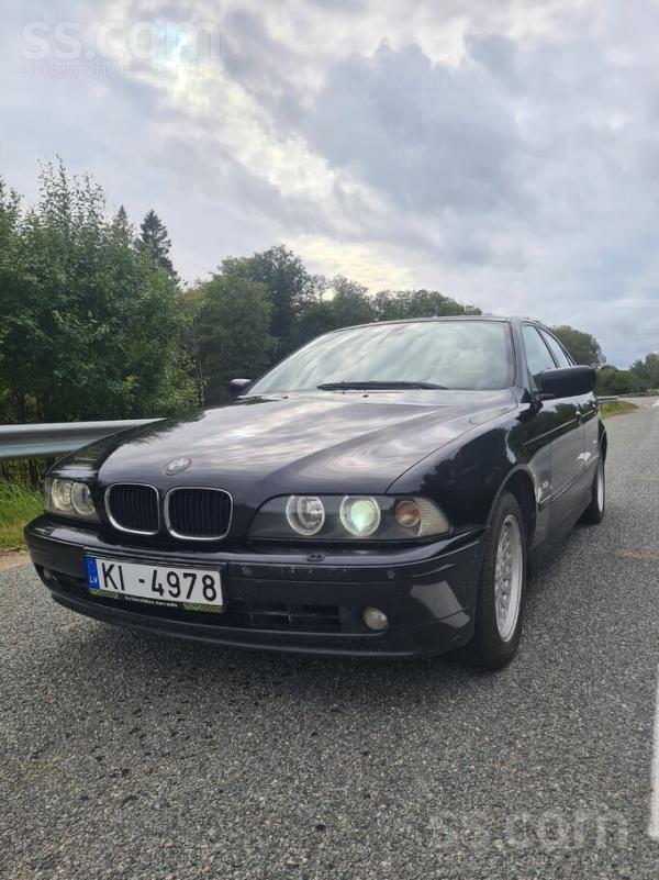 Черный БМВ 520 2001 в Алуксне, объемом двигателя 2.00 л и пробегом 352 тыс. км за 2000 €, фото 3 на AUTOMOTO.COM.LV