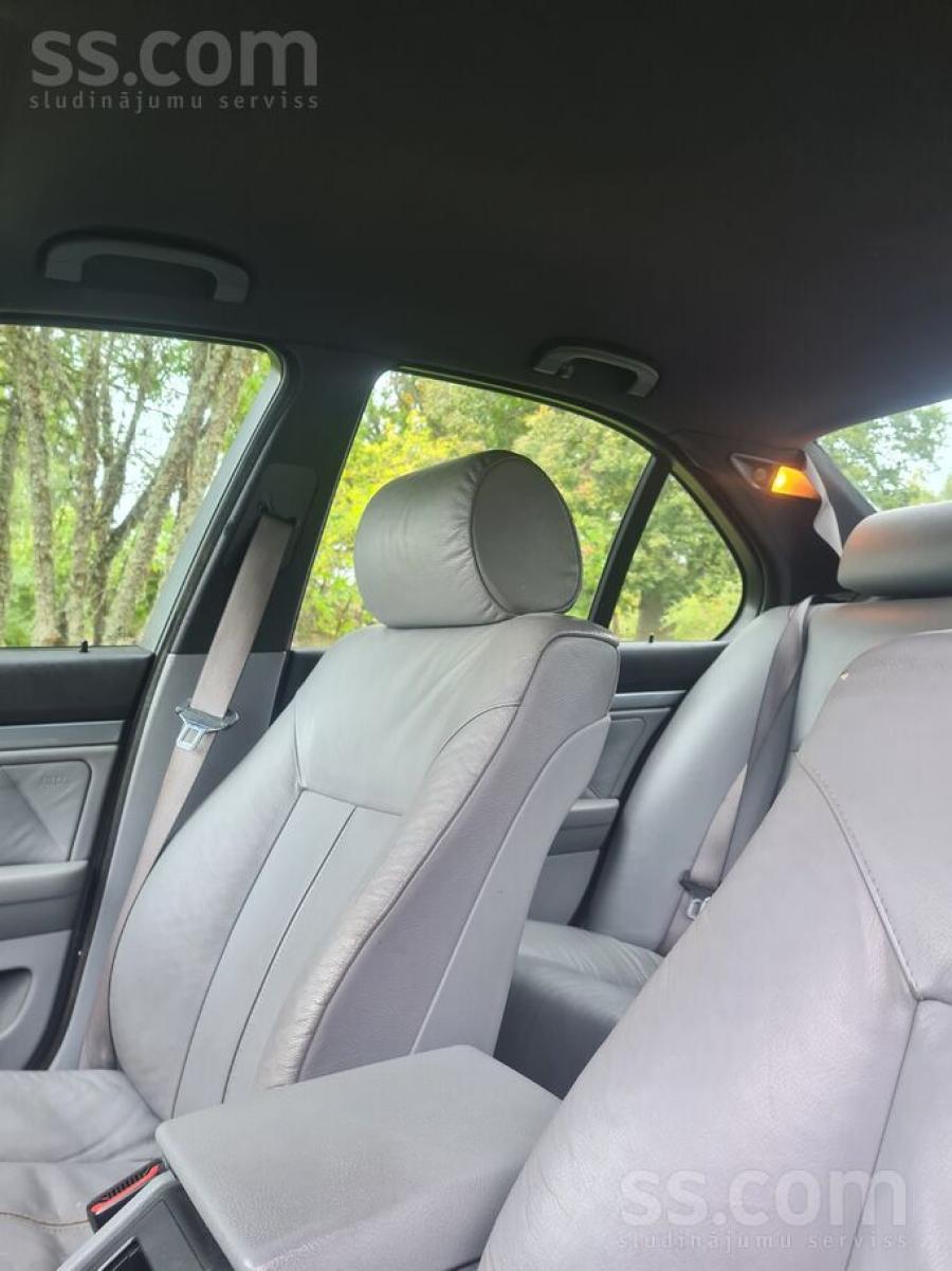 Melns BMW 520 2001 Alūksne, ar dzinēja tilpumu 2.00 L un nobraukumu 352 tūkst. km par 2000 €, foto 12 vietnē AUTOMOTO.COM.LV