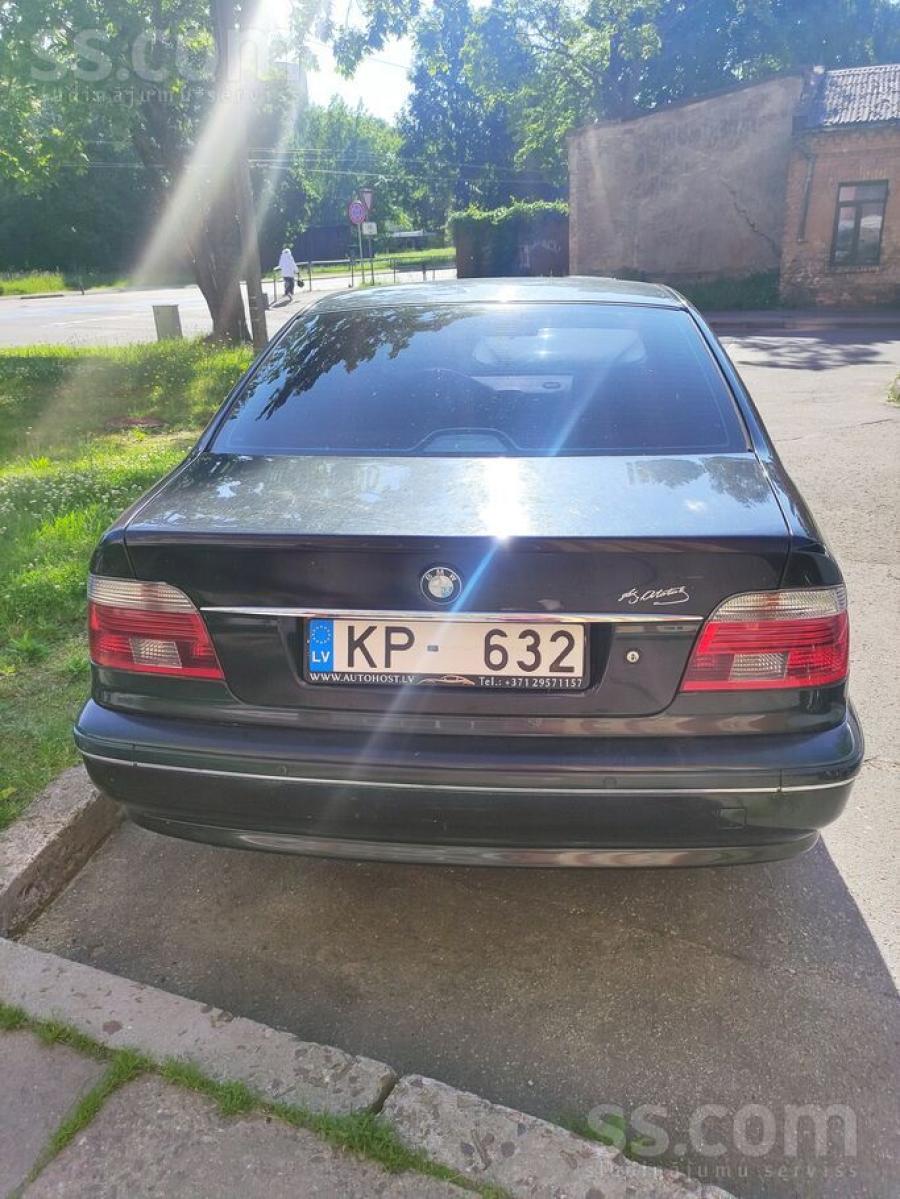 Black BMW 520 2002 in Riga, with an engine capacity of 2.00 L and mileage of 342 thousand km for 3200 €, photo 6 on AUTOMOTO.COM.LV