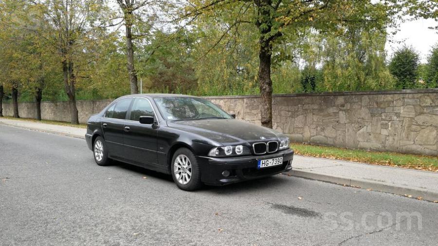 Black BMW 520 2003 in Riga, with an engine capacity of 2.20 L and mileage of 118 thousand km for 2800 €, photo 2 on AUTOMOTO.COM.LV