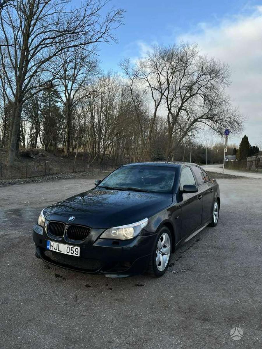 Melns BMW 520 2003 Kazlų Rūda, ar dzinēja tilpumu 2.17 L un nobraukumu 431 tūkst. km par 1500 €, foto 2 vietnē AUTOMOTO.COM.LV