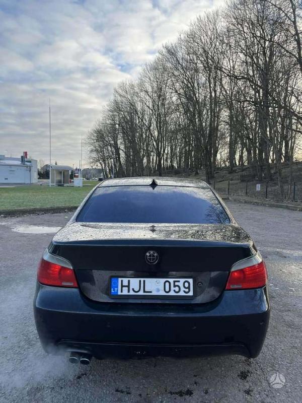 Melns BMW 520 2003 Kazlų Rūda, ar dzinēja tilpumu 2.17 L un nobraukumu 431 tūkst. km par 1500 €, foto 3 vietnē AUTOMOTO.COM.LV